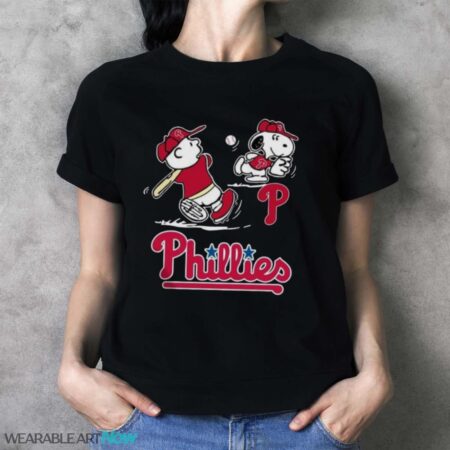 Peanuts Charlie Brown And Snoopy Playing Baseball Philadelphia Phillies ...